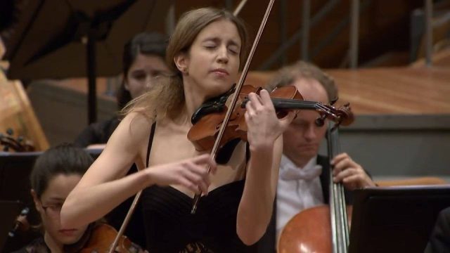 The Norwegian virtuoso violinist Vilde Frang performs Bartók’s ...
