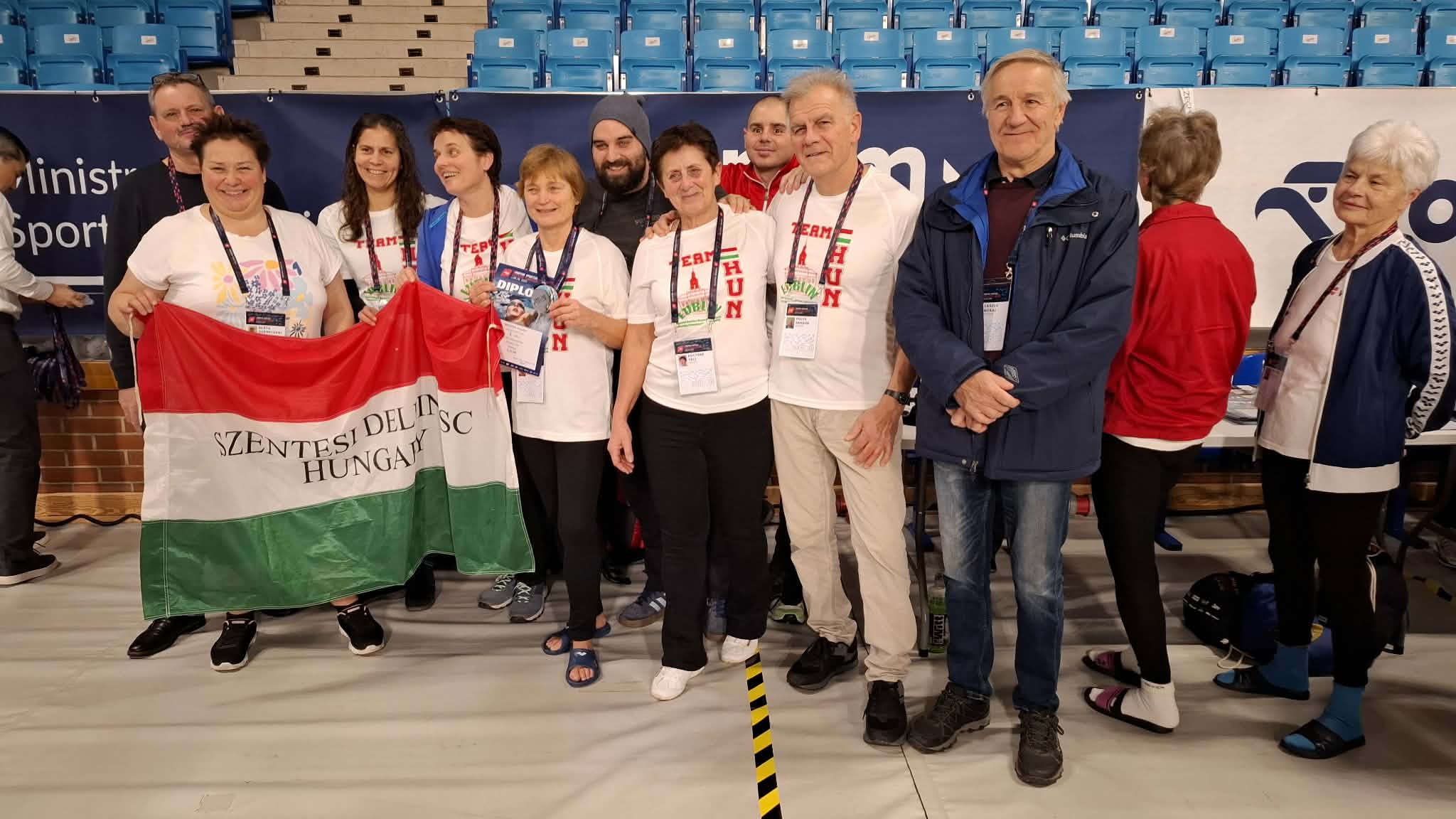 Masters Úszó Európa-bajnokságon versenyeztek a Delfinek… | Szentesi Mozaik